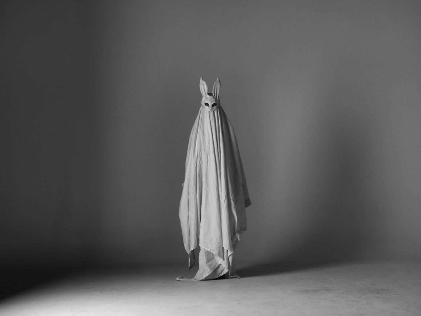 Anne Ghost 2 (NSFW) – Peter Coulson Photographer :: Official